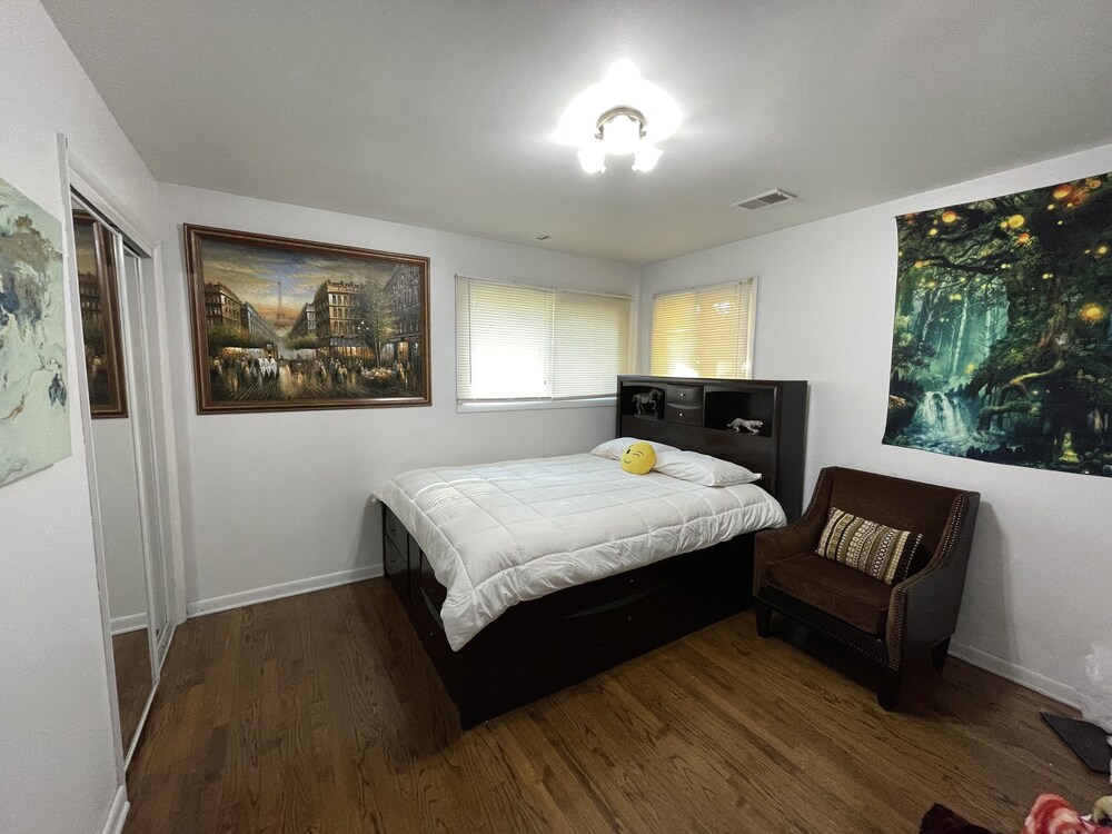 Amazing Mid-term Rental Entire Home In Glenview - Prospect Heights, IL