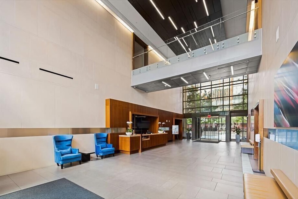 Spacious 2BR Apt | Work Desk + Internet | Pentagon City - Arlington | Vrbo