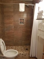 Um polibã, toalhas fornecidas 