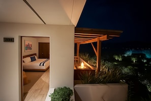 Quarto Presidencial | Roupa de alta qualidade, minibar, cofre no quarto