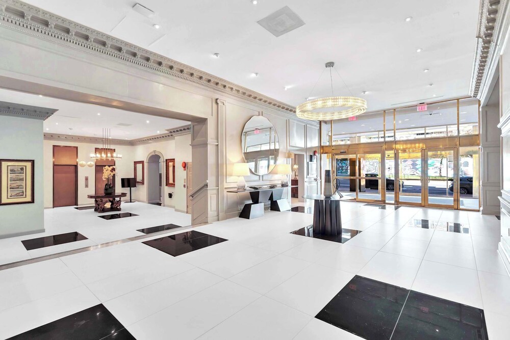 Apt W/ Pool + Easy Metro Access - Arlington, VA