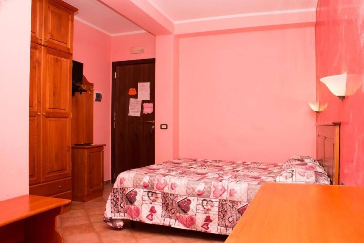 Quarto casal básico | Wi-Fi de cortesia