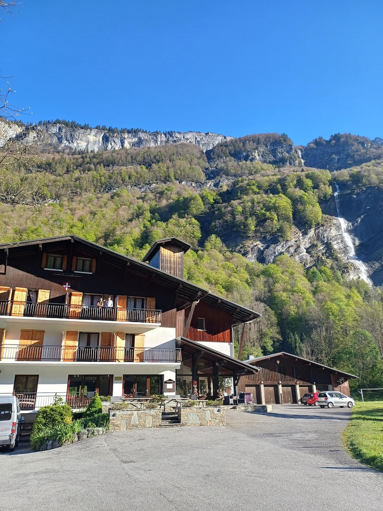 Hôtel Et Centre De Montagne Le Choucas - Sixt-Fer-à-Cheval