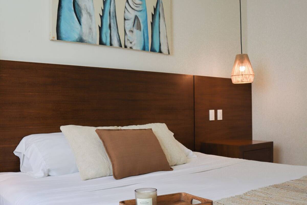 Com mobília individualizada, Wi-fi grátis, roupa de cama fornecida