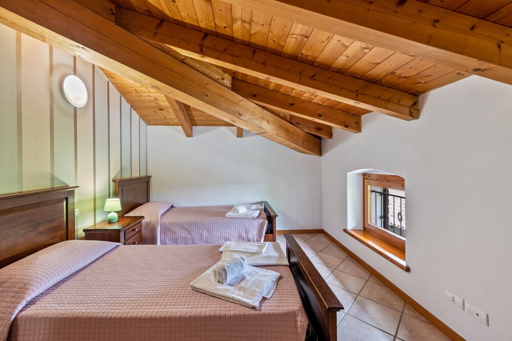Ferienwohnung "Agriturismo Colombare Teboi Trilo" Mit Bergblick, Gemeinschaftspool Und Wlan - Lazise