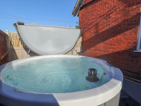 Casa de campo | Hidromassagem externa. Caxton House