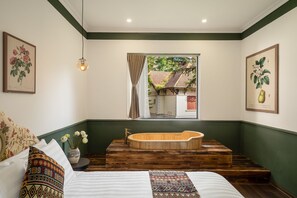 Quarto Duplo Panorâmico | Roupa de alta qualidade, camas de colchão viscoelástico, minibar