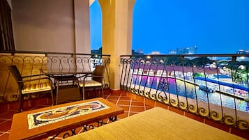 Casa Elite, 2 quartos, banheira, vista para o rio | Terraço/pátio interior