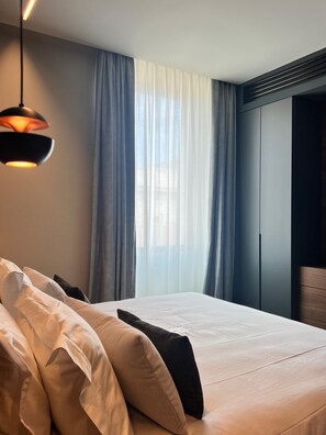 Suite Deluxe | Roupa de alta qualidade, edredões de penas 