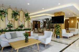 Smart TV de 32 polegadas com canais via satélite, piso aquecido 