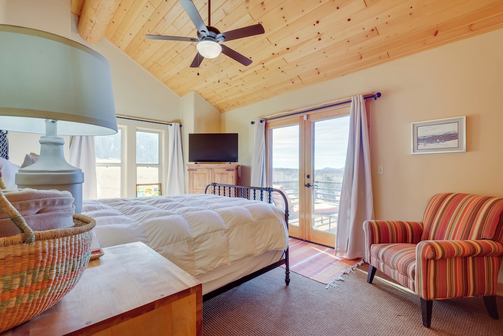 Game Room + Views: Angel Fire Escape - Angel Fire, NM