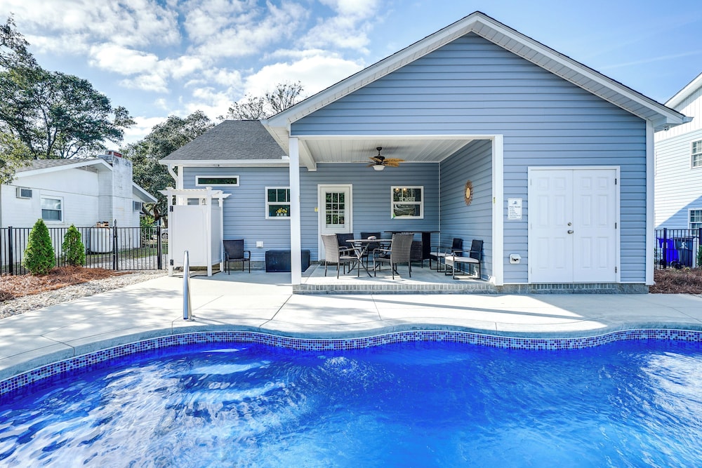 Serene Oak Island Home W/ Private Saltwater Pool! - Southport, NC