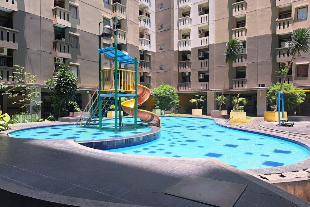 Oyo 93365 Apartement Gateway By Sarana Cipta Mahakarya Ii - Bandung