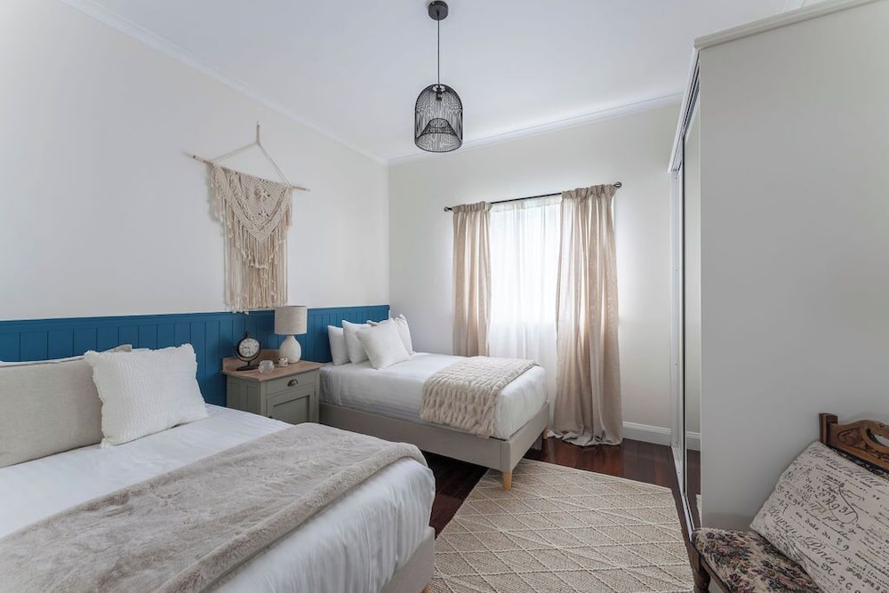 View Point: Ocean Views & Near Cbd - Burnie