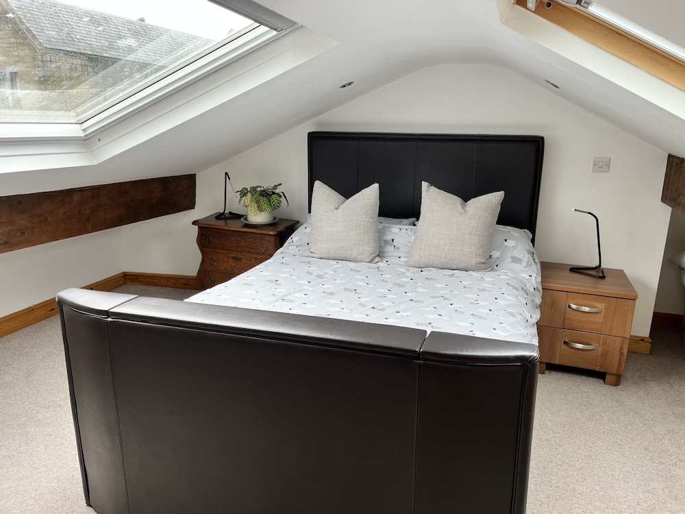 Spacious Quiet Apartment With Log Burner & Patio In The Centre Ofhebden Bridge . - Hebden Bridge