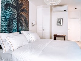 Com decoração personalizada, com mobília individualizada, secretária 