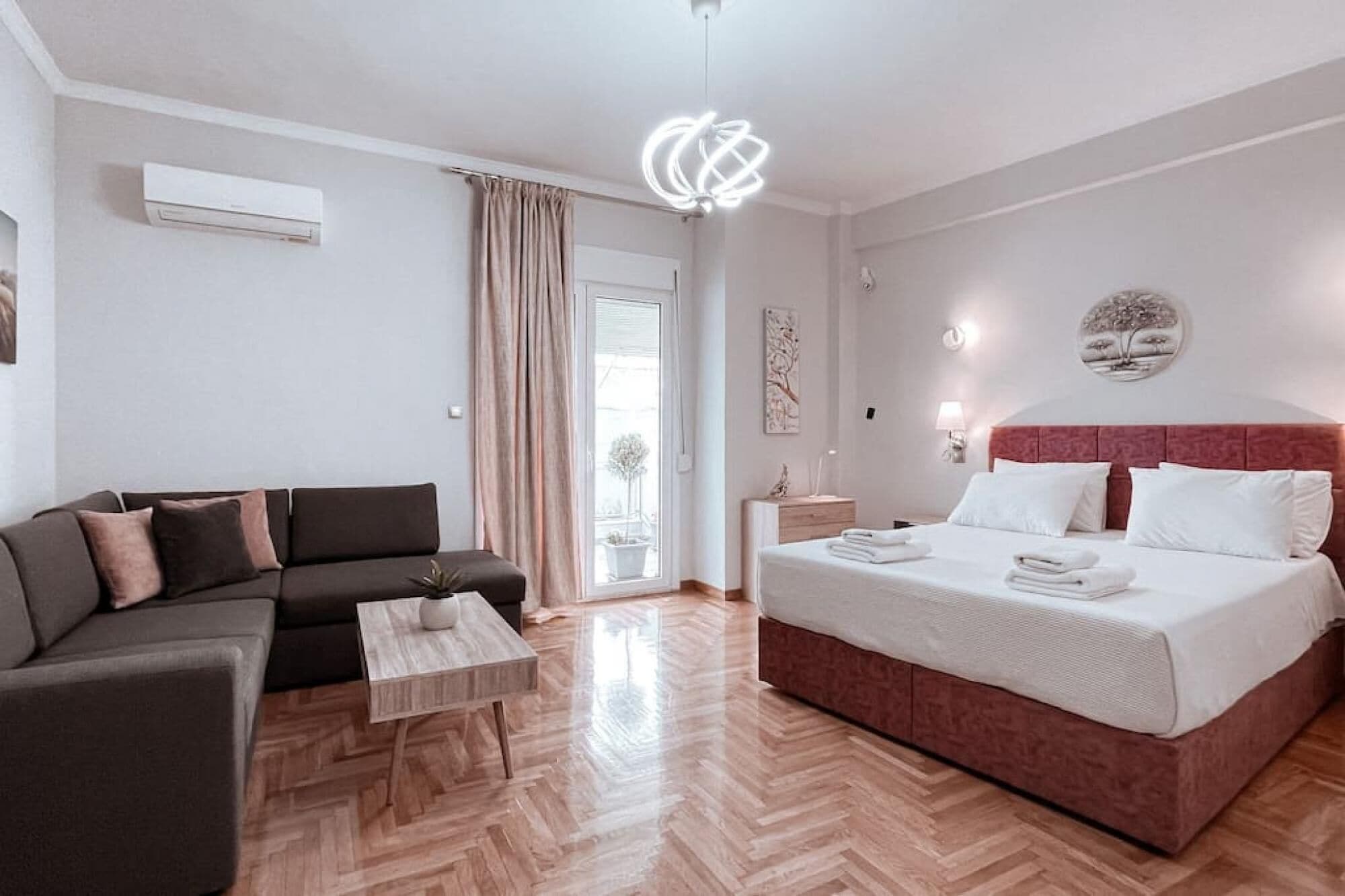 Apartamento | 2 quartos, escrivaninha