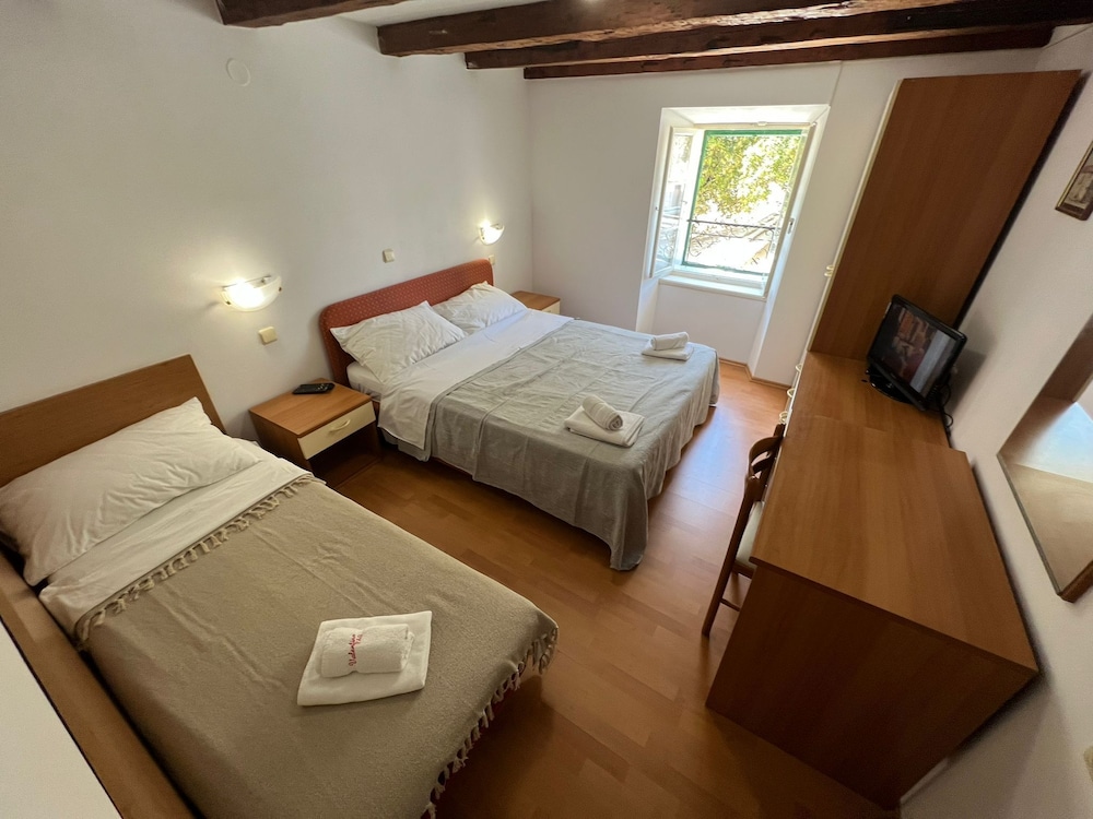 One Bedroom Apartment Valentino 3 - Pag