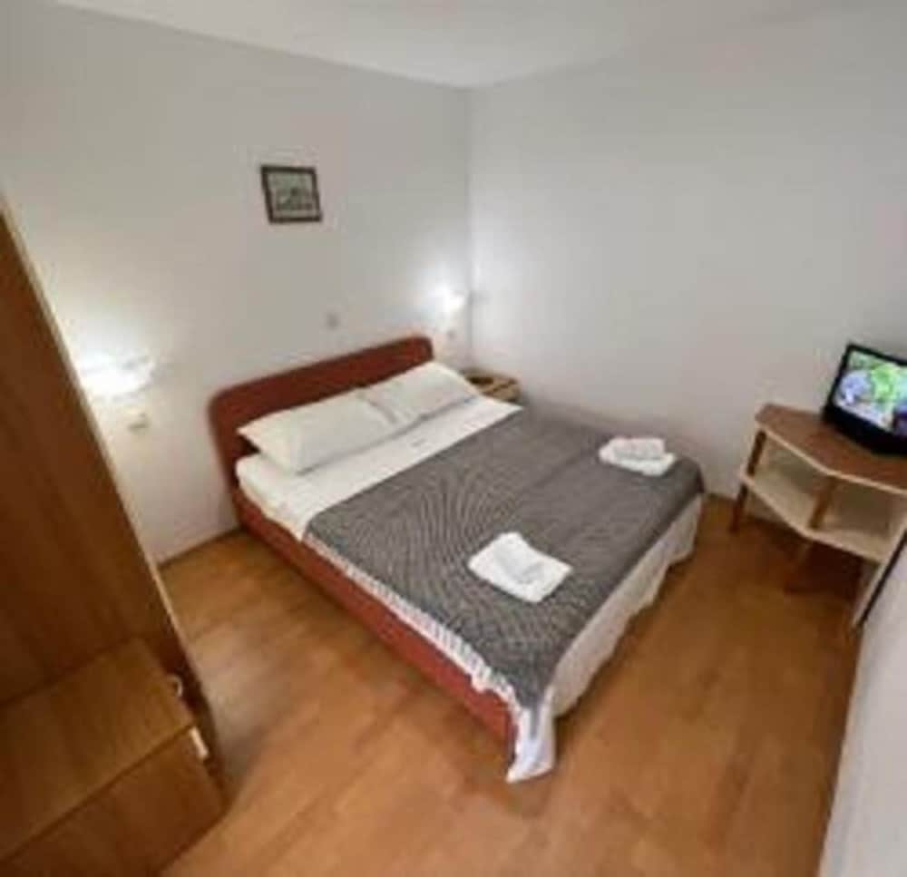 One Bedroom Apartment Valentino 5 - Pag