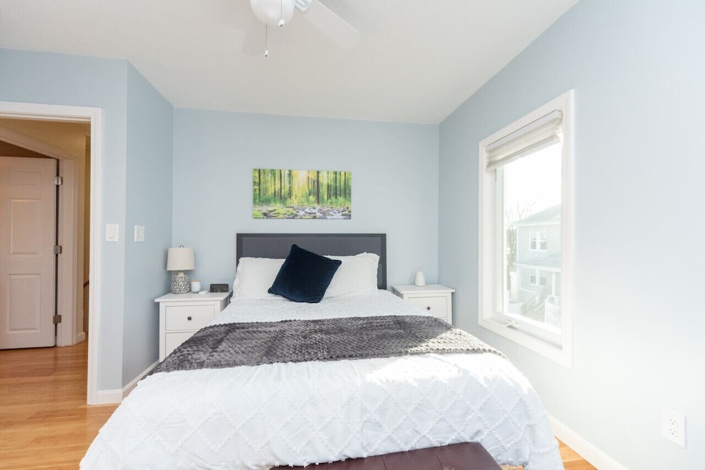 Cozy Boston Homestead : Sleeps 8, Pet Friendly - Sudbury, MA