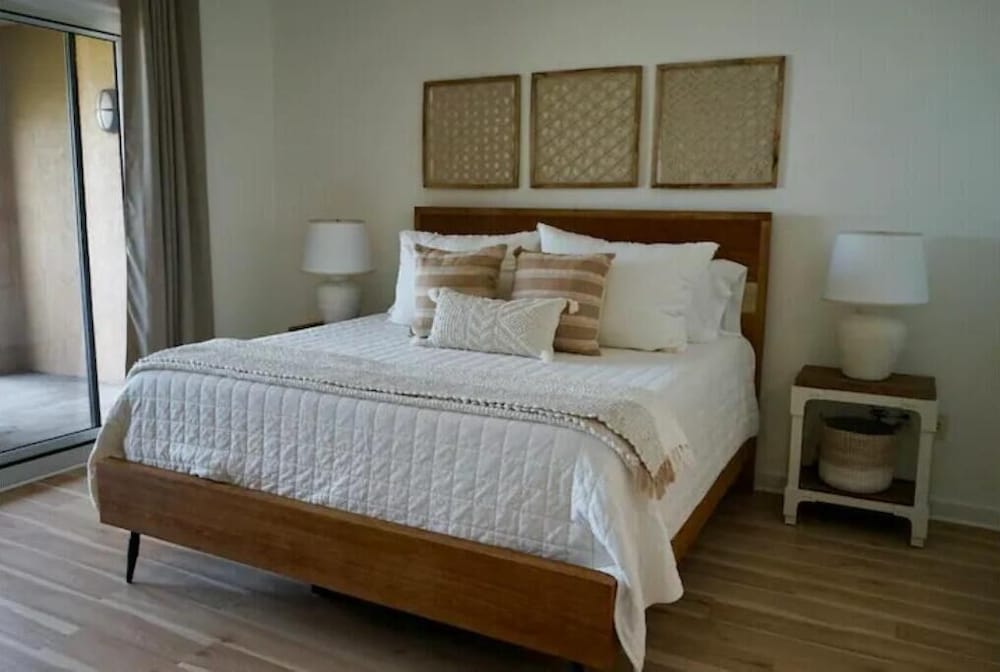 Gorgeous Beachfront Condo With 
Ocean Views - Mississippi
