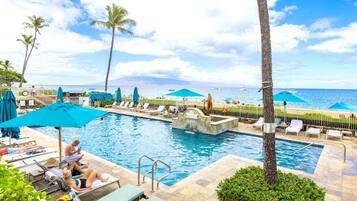 Apartamento em Condomínio Fechado (4 Bedrooms) | Piscina | Piscina exterior