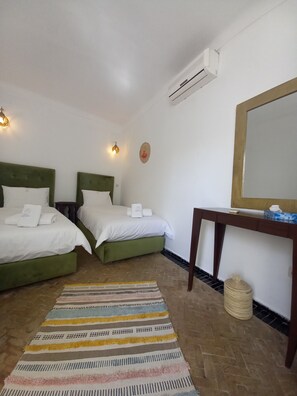 Chambre Jasmin Twin | Ferro/tábua de engomar, Wi-fi grátis, roupa de cama fornecida 