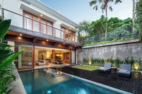 Kolila Villa Seminyak By Ini Vie Hospitality - Bali