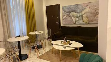 Quarto Clássico | 1 quarto, minibar, Wi-fi grátis, roupa de cama fornecida