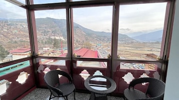 Quarto casal ou duplo luxo | Frigobar, individualmente decorados, quartos à prova de som