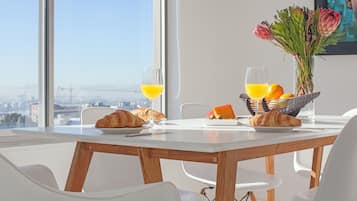 Apartamento (2 Bedrooms) | Sala de jantar