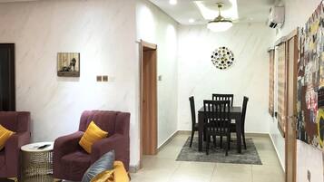 Quarto luxo | 1 quarto, Wi-Fi de cortesia