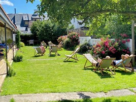 Escrivaninha, Wi-Fi de cortesia, roupa de cama