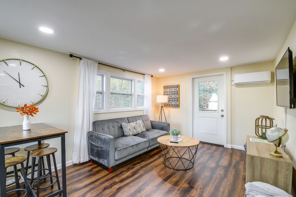 Cozy Knoxville Cottage W/ Deck, Grill, Fire Pit! - Knoxville, TN