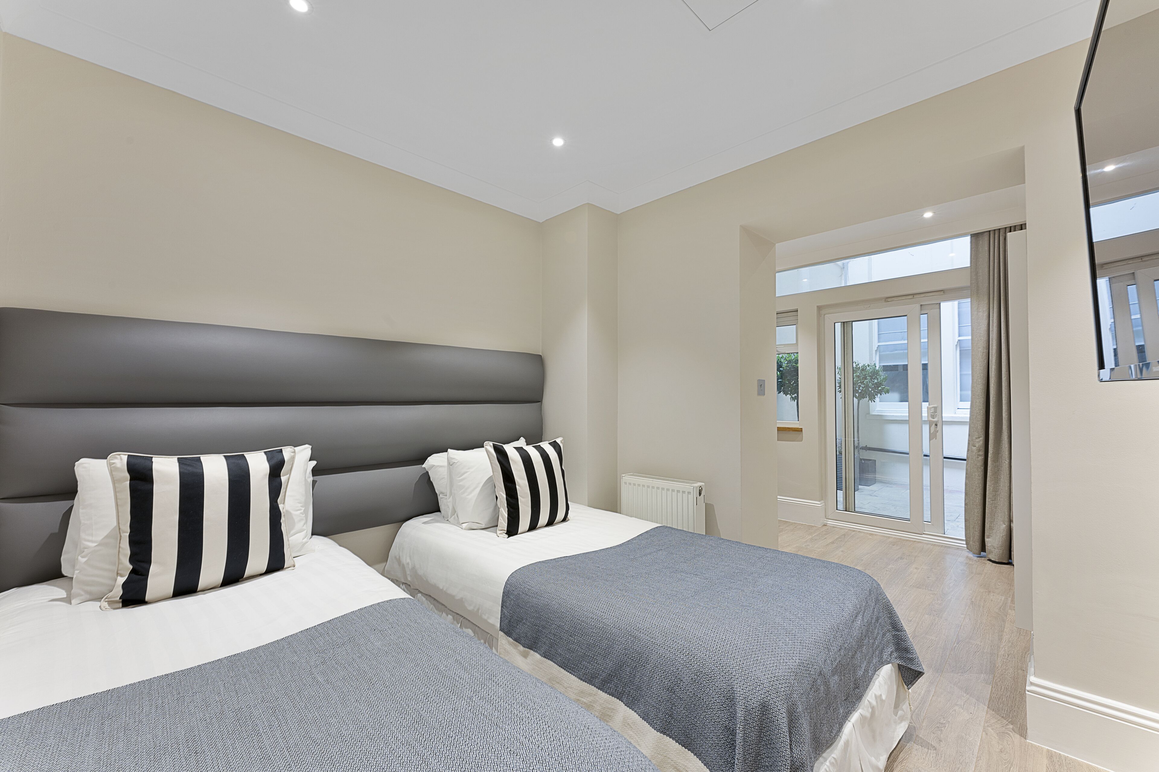 Classic Studio Lower Ground | Ferro/tábua de engomar, berços/camas para crianças grátis, Wi-fi grátis 