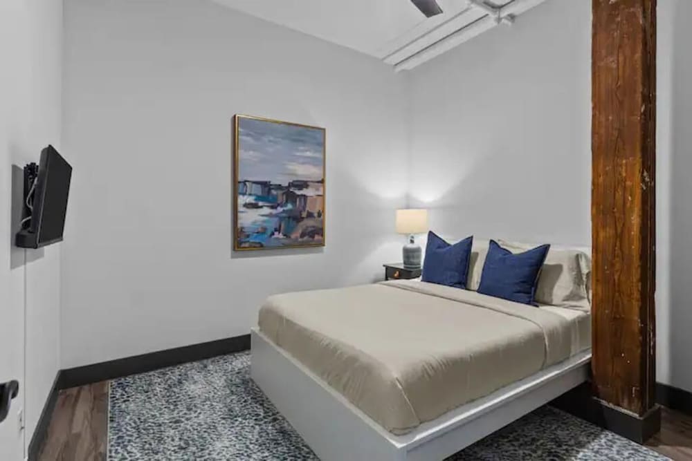 Riverfront Loft - Walk to Arch, Casino, Convention Center & Stadiums ...