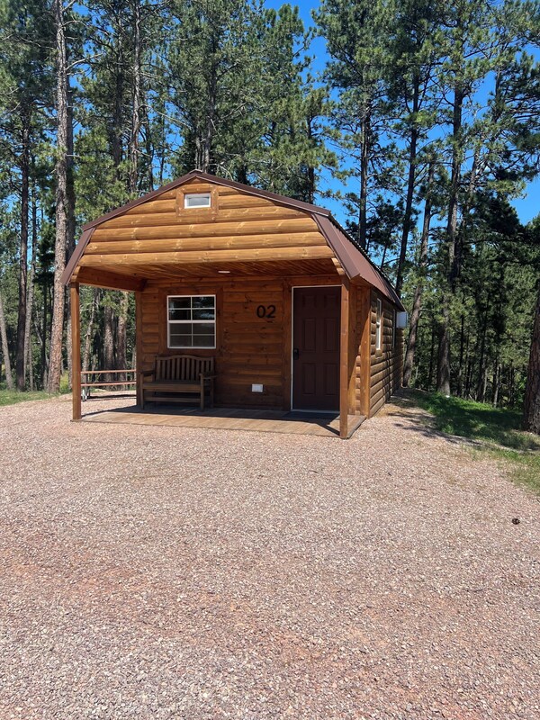 Pine Haven Lodging - Mount Rushmore, SD