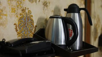 Secretária, quartos insonorizados, Wi-fi grátis