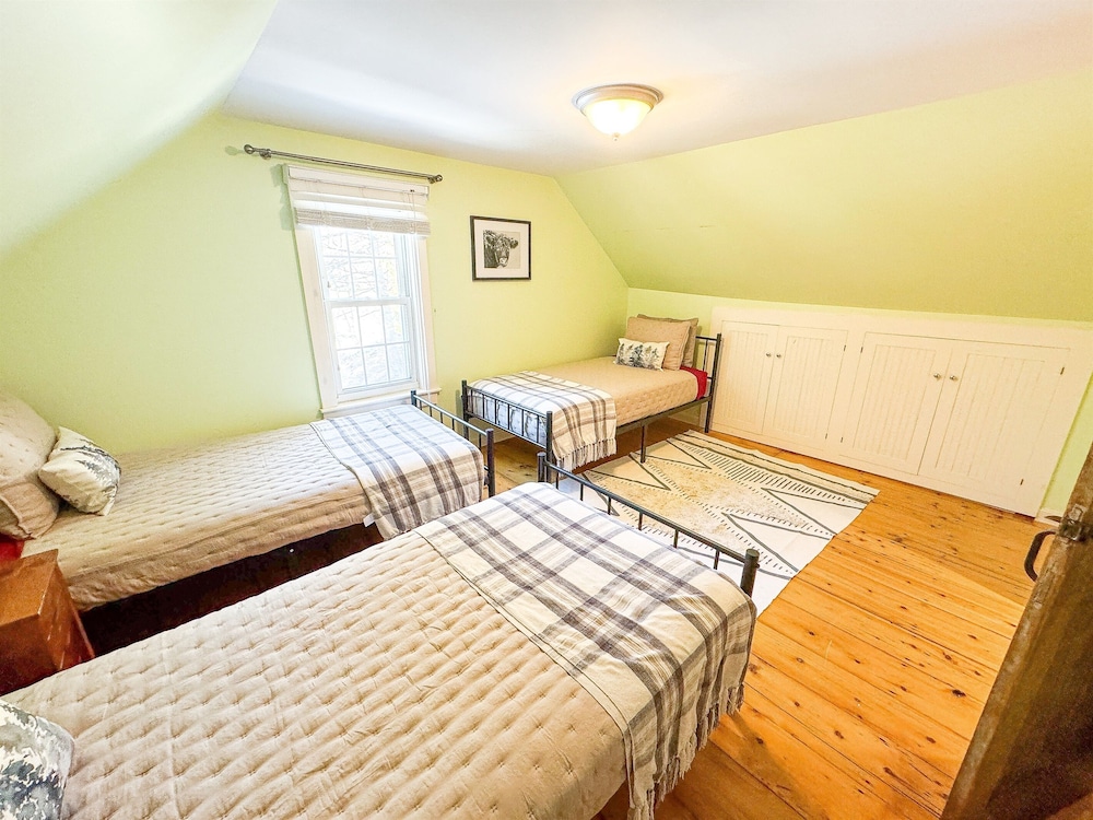 Cozy Farmhouse - Close To Skiing! - Camel's Hump State Park, Duxbury