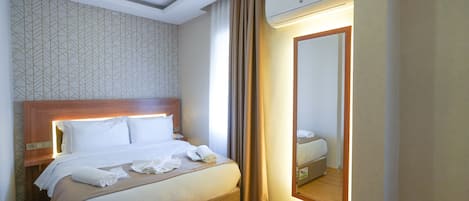 Quarto Duplo ou Twin Standard, Vista para a cidade | Roupa de alta qualidade, camas de colchão viscoelástico