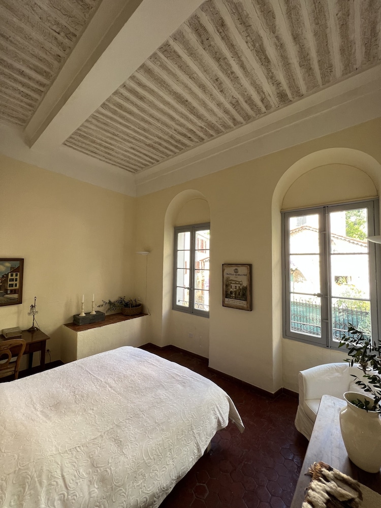 Magnifique Duplex Climatisé Avec Vue Et Terrasse Tropezienne Au Cœur Du Village - Var