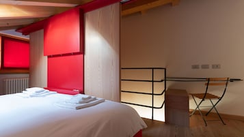 Apartamento (2 Bedrooms) | 2 quartos, secretária adequada para computadores portáteis