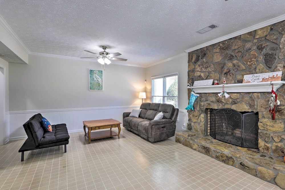 Immaculate Suwanee House W/ Pool & Game Room! - Suwanee, GA