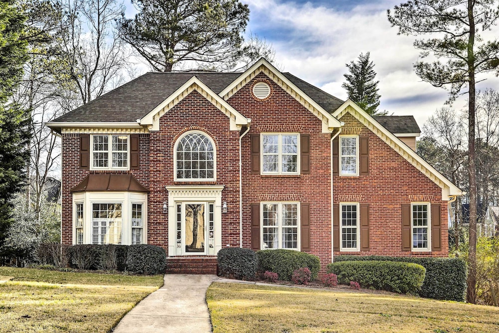 Expansive Lawrenceville Home W/ Private Backyard! - Suwanee, GA
