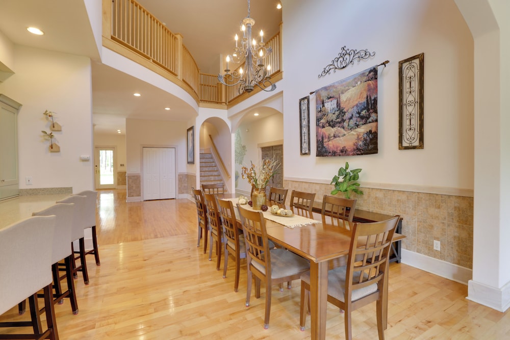 Spacious Georgia Vacation Rental W/ Large Deck - Albany, GA