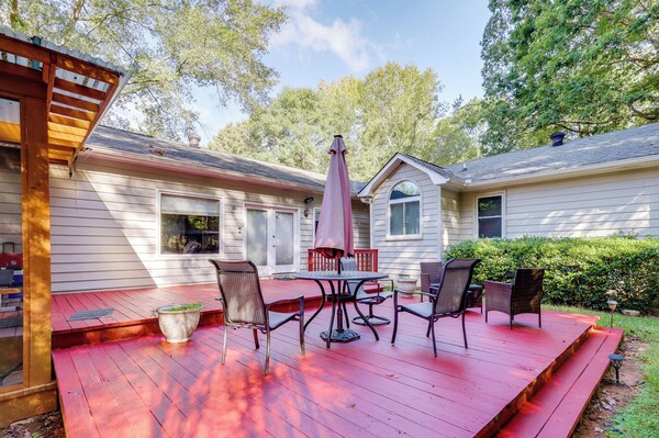 12 Mi To Uga Campus: Spacious Group Getaway! - Athens, GA