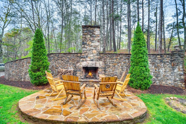 Large Dahlonega Home, Ideal For Family Gatherings! - Lake Lanier, GA