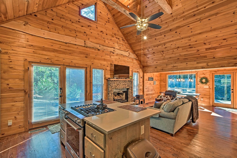 Blue Ridge Mtns Creekside Cabin W/ Hot Tub + Pier! - Blue Ridge, GA