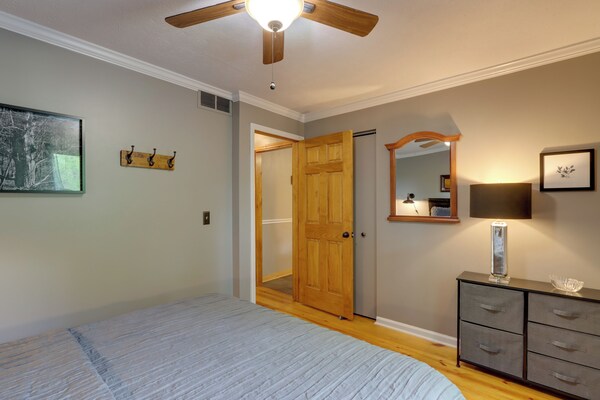 Blue Ridge Getaway W/ Hot Tub & Seasonal View! - Blue Ridge, GA