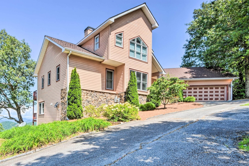 Sky Valley Home W/ Mtn View, 5 Mi To Rabun Bald! - Dillard, GA